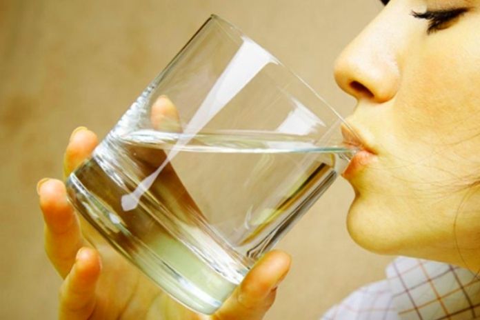 Five Reasons To Drink A Glass Of Water First Thing In The Morning