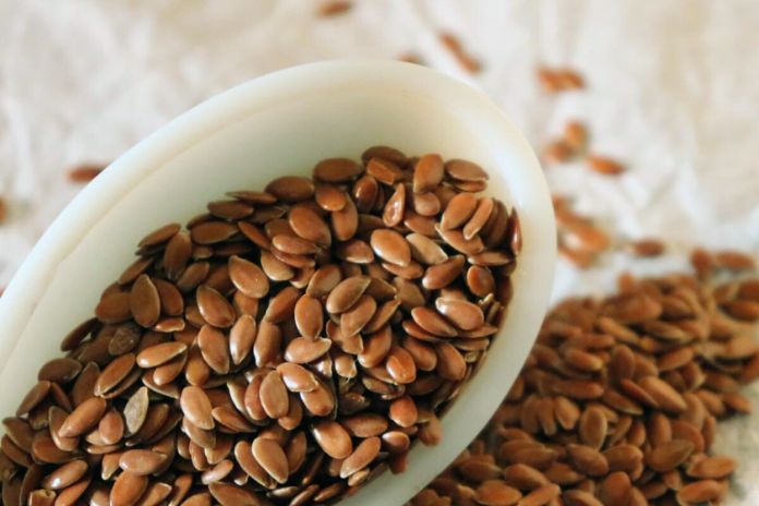 Flax Seeds: How To Use Them For Skin Beauty